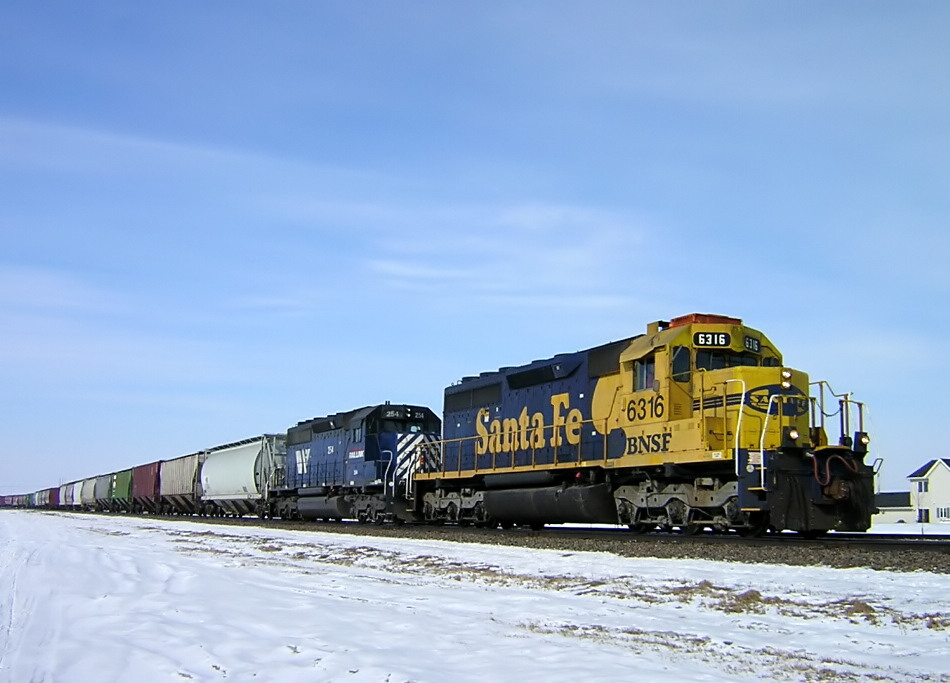 BNSF 6316 and MRL 254